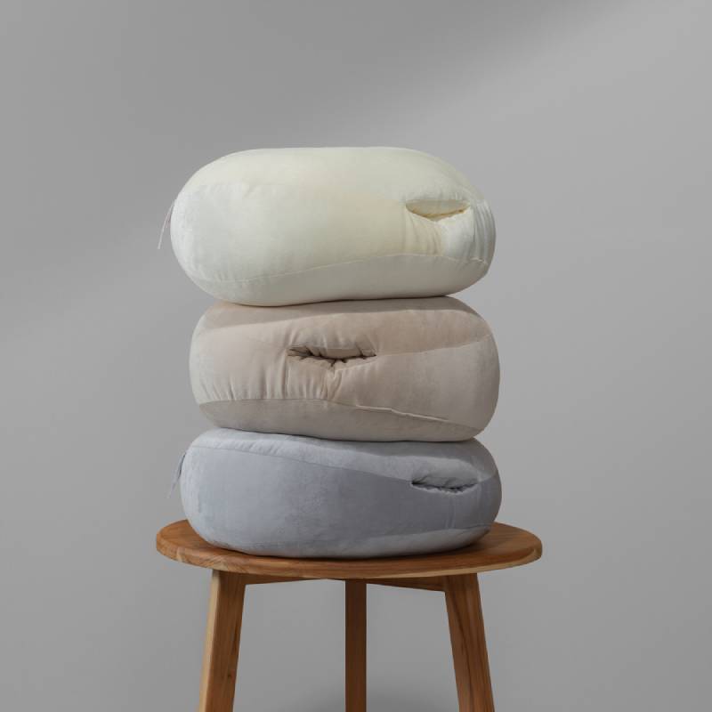 Fat pillow, can put your hands in, soft and huggable, supports comfort ...